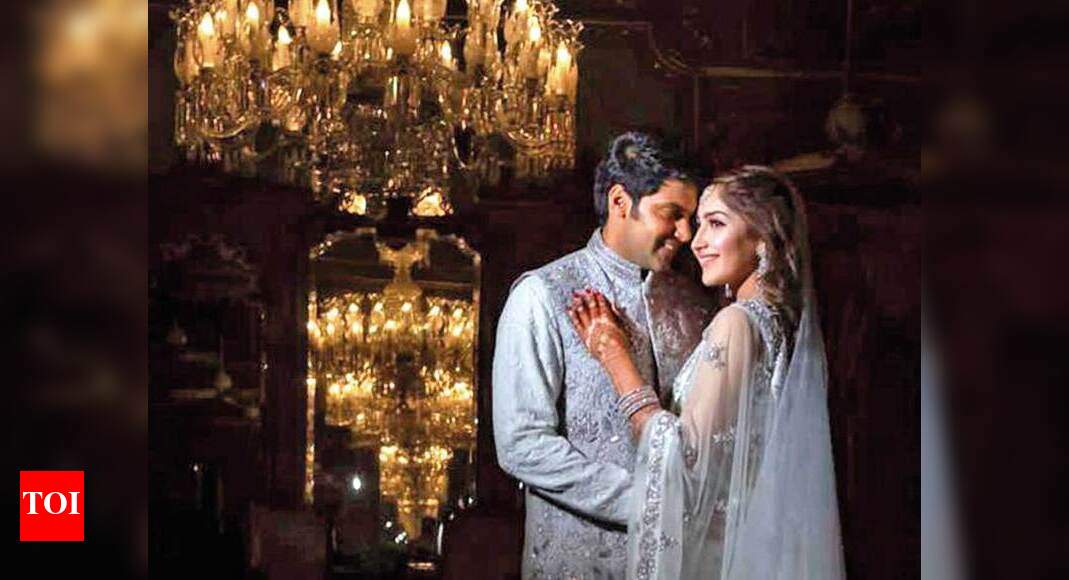 Arya and Sayyeshaa tie the knot in a royal wedding | Events Movie News ...