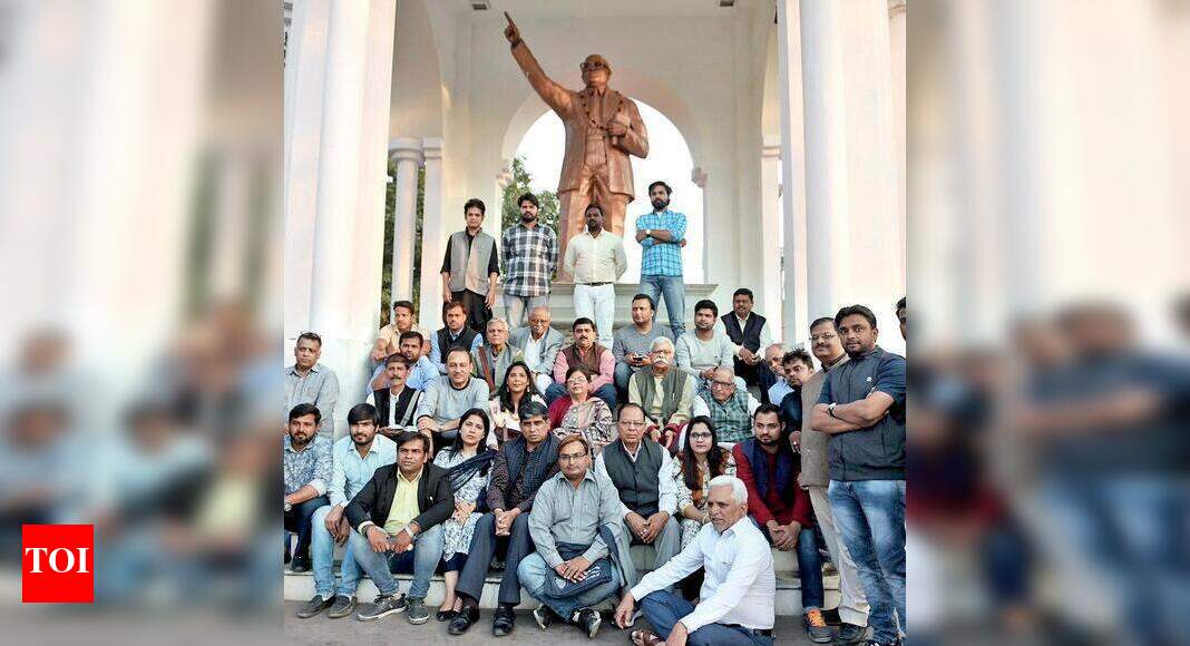 Lucknow University students, faculty back Dalit professor in award row ...