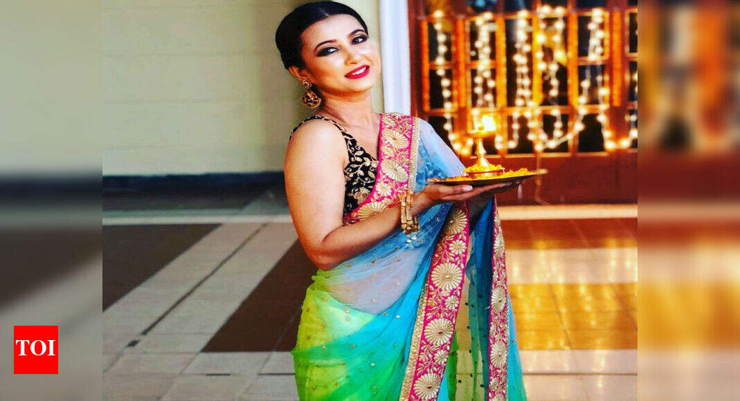 Monami shares a throwback video from her Paris trip last year | Bengali ...