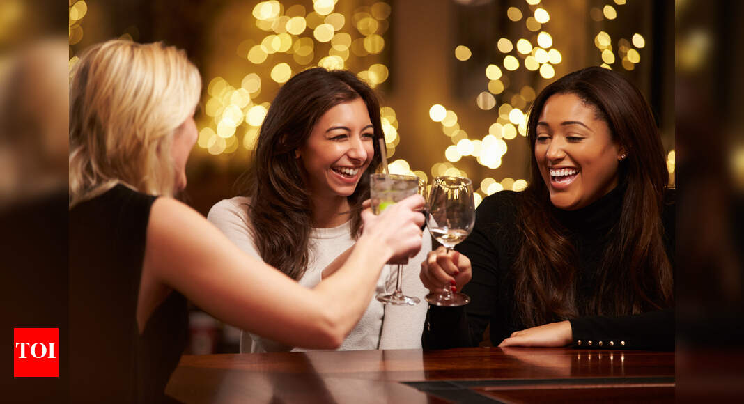 Travel planners organise women-only group tours - The Times of India