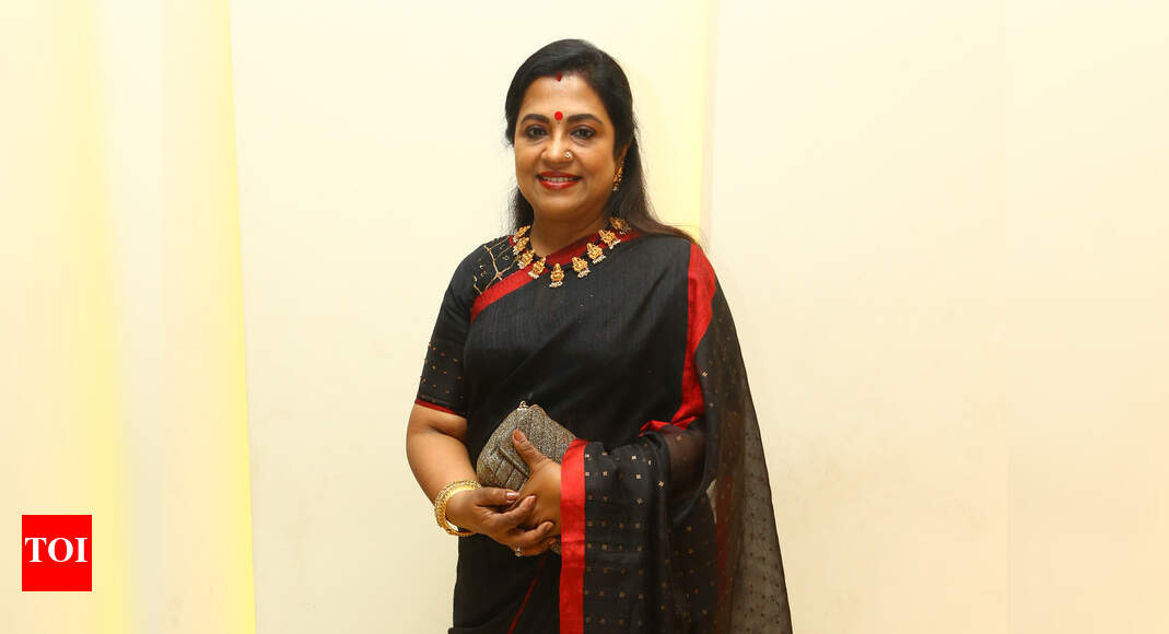 Poornima attended the Realistics Awards honouring women at Pakwan ...