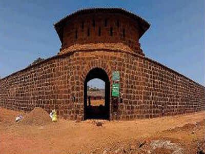 200-year-old artefacts unearthed at Alorna fort | Goa News - Times of India