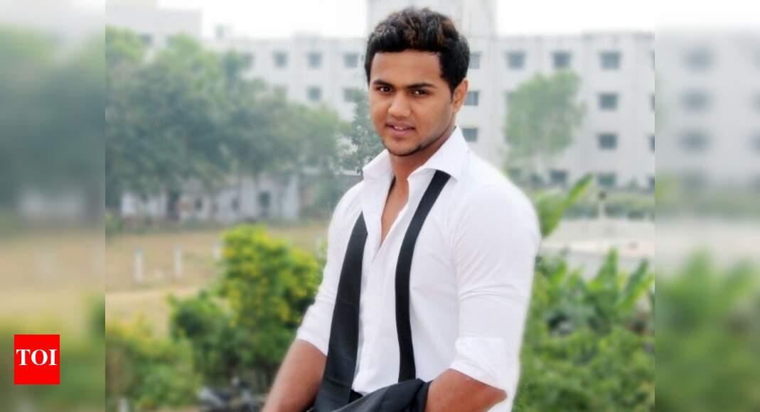 Azhagu fame Avinash enjoys his visit to Dubai; See pics - Times of India