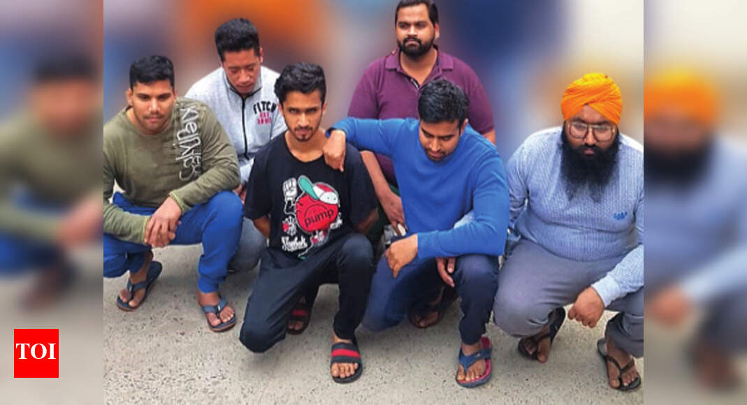 Delhi: With fake call centre, gang cons international clients | Delhi ...