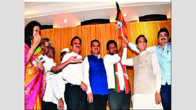 Sujay likely to face opposition within BJP on home ground | Nashik News ...