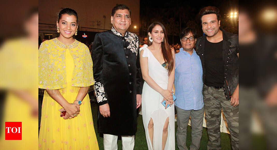 Film and TV actors attend this Gujarati film and theatre awards ...