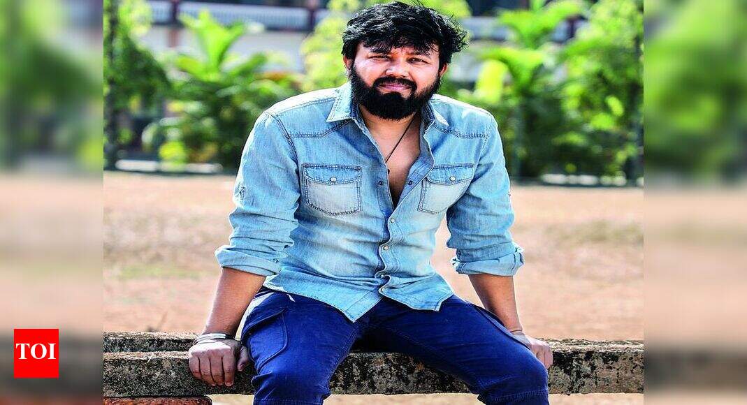 Lyrical video of Navilugari released | Kannada Movie News - Times of India