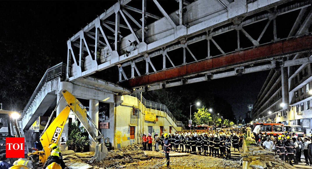 Mumbai Bridge News: 6 killed in Mumbai bridge collapse, cops book BMC ...