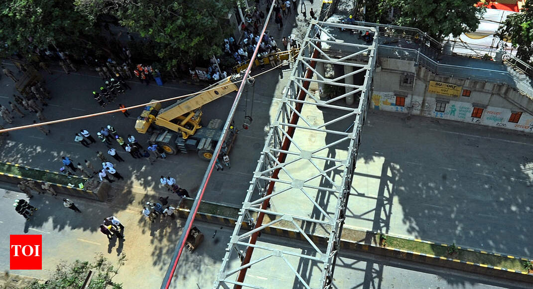 Mumbai bridge collapse: RBI staffer, wife & son, all have fractured ...