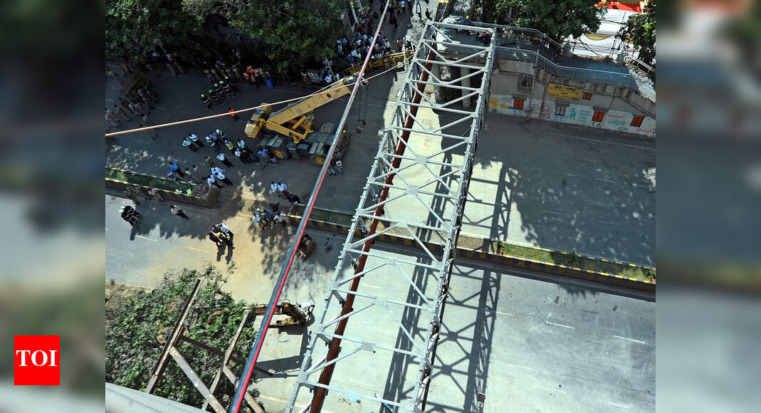 Mumbai bridge collapse: RBI staffer, wife & son, all have fractured ...