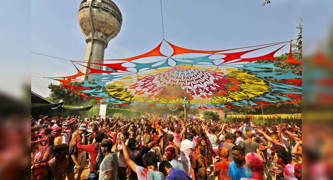 Delhi gears up for the Holi Moo! Festival this Holi | TimesTravel