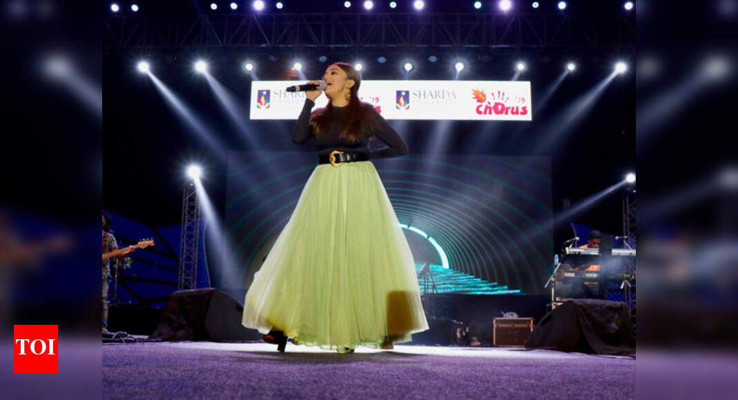 Singer Monali Thakur performs at the annual festival of Sharda ...