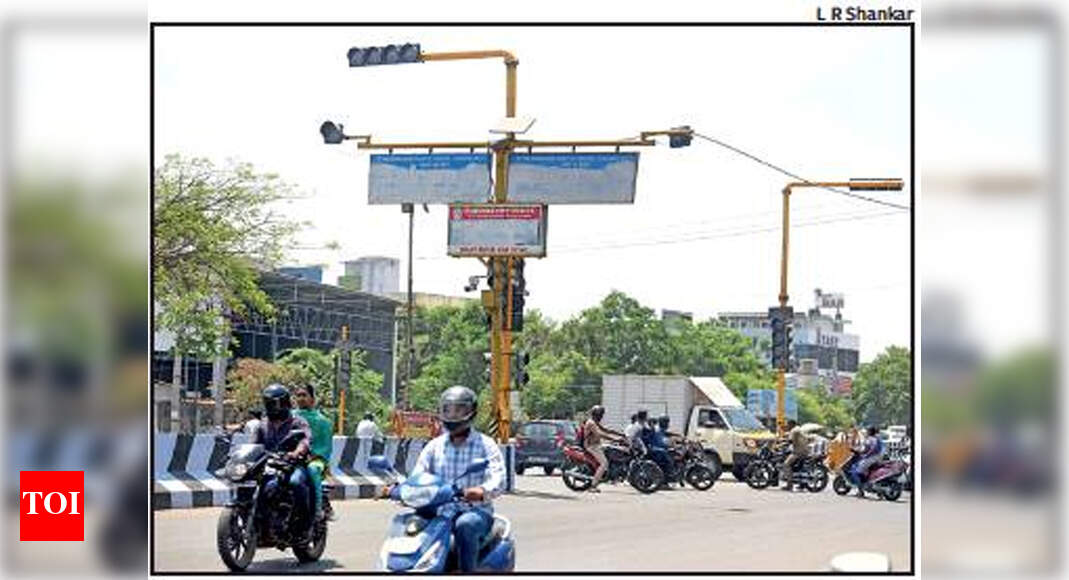 More snarls round traffic signal after its installation | Chennai News ...