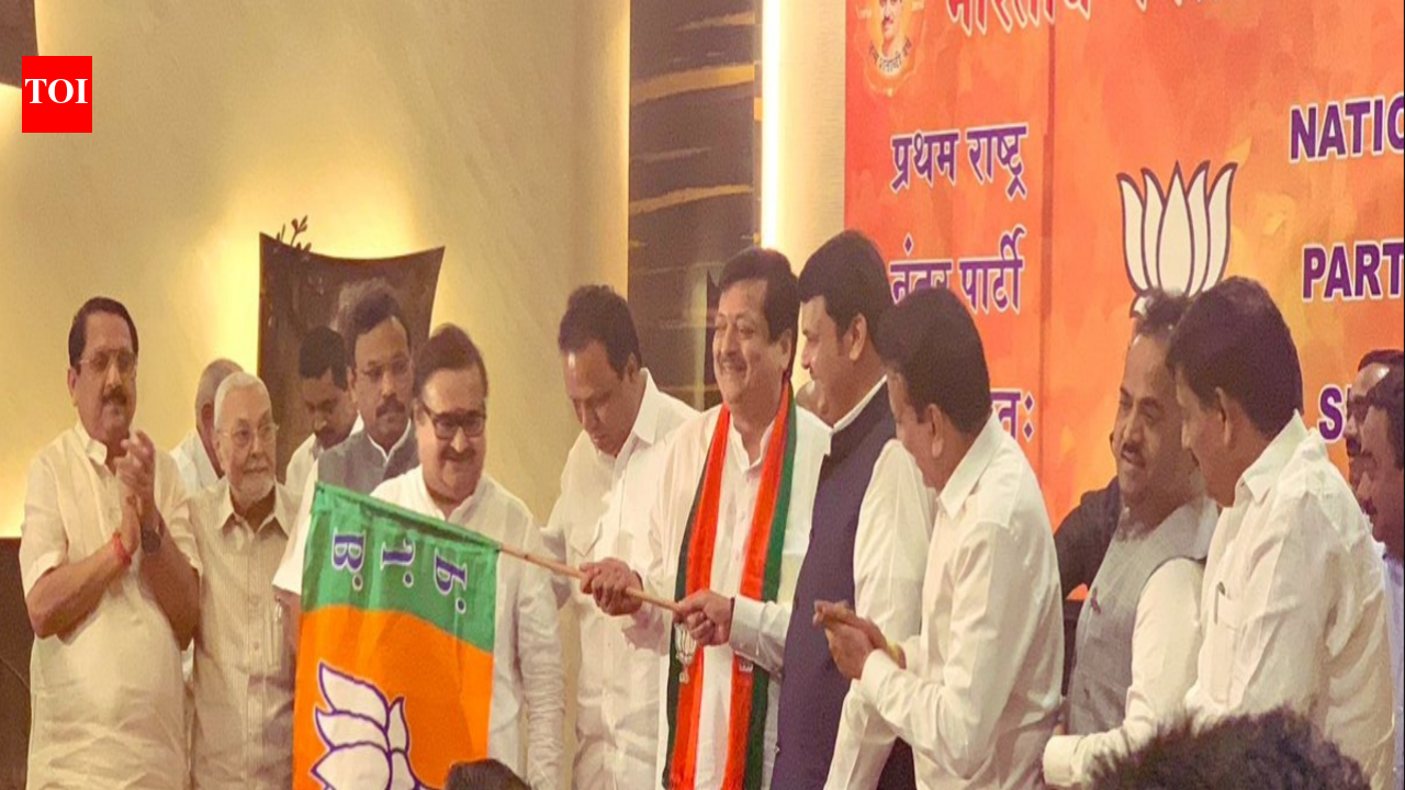 LS polls: NCP's Bharati Pawar, Congress' Pravin Chheda join BJP | India ...