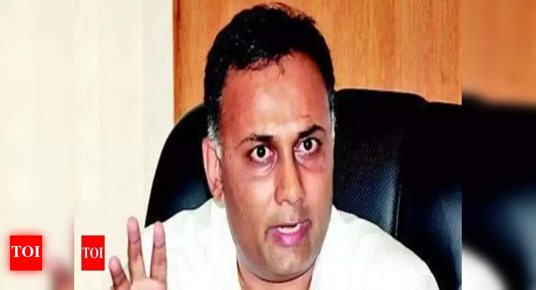 Congress wants Deve Gowda to contest from Bengaluru North: Dinesh ...