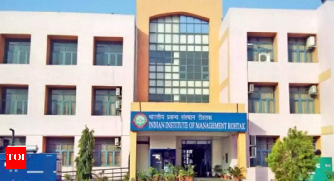IIM Rohtak organises 8th convocation - Times of India