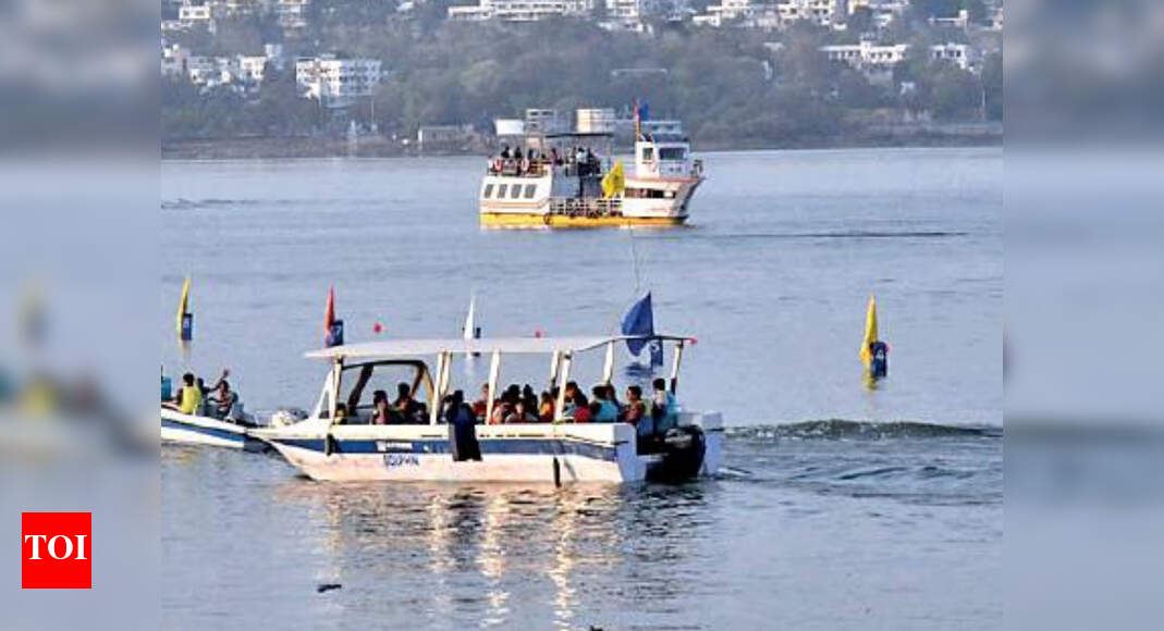 How dry is Upper Lake? You have to take boat ride first for a cruise ...