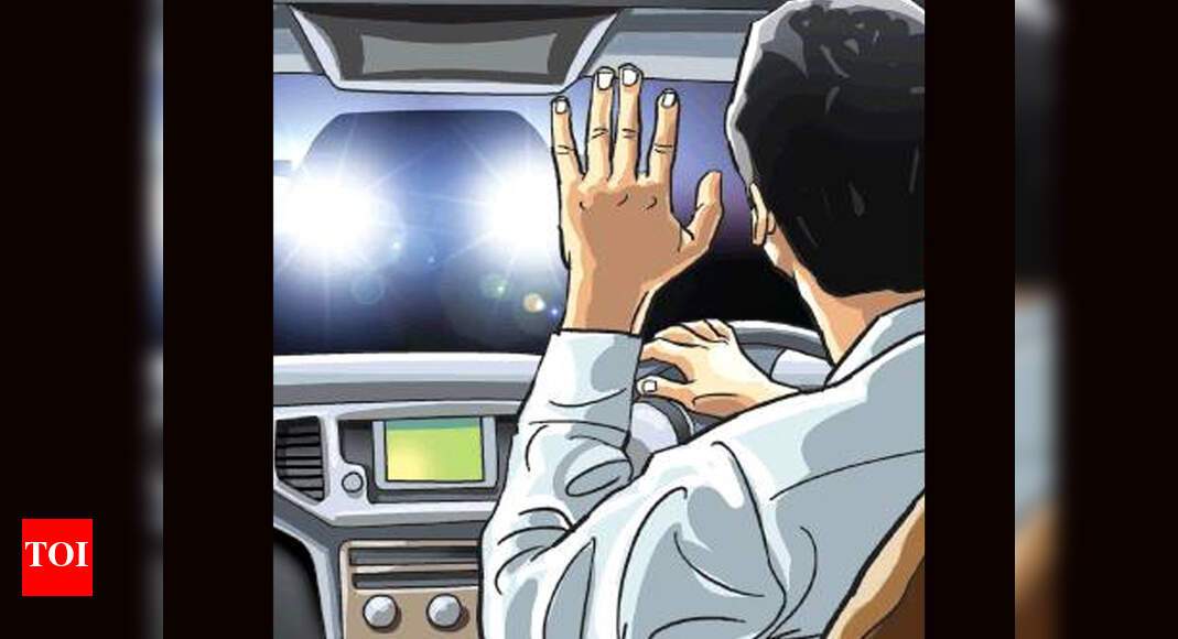 When that bright light is a deathly stare on Delhi roads | Delhi News ...