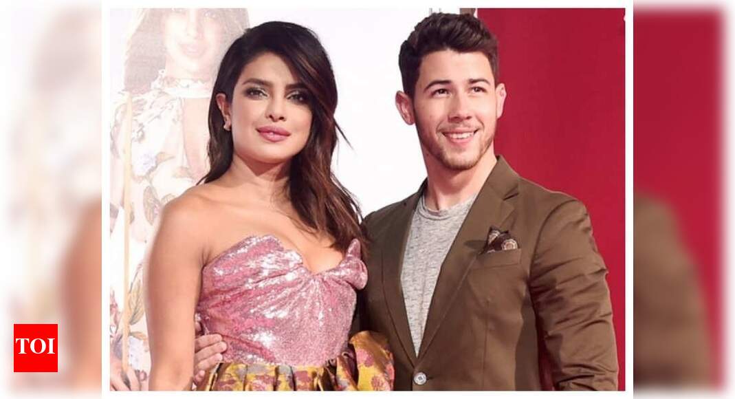 Watch: Priyanka Chopra and Nick Jonas groove to Kareena Kapoor Khan's ...