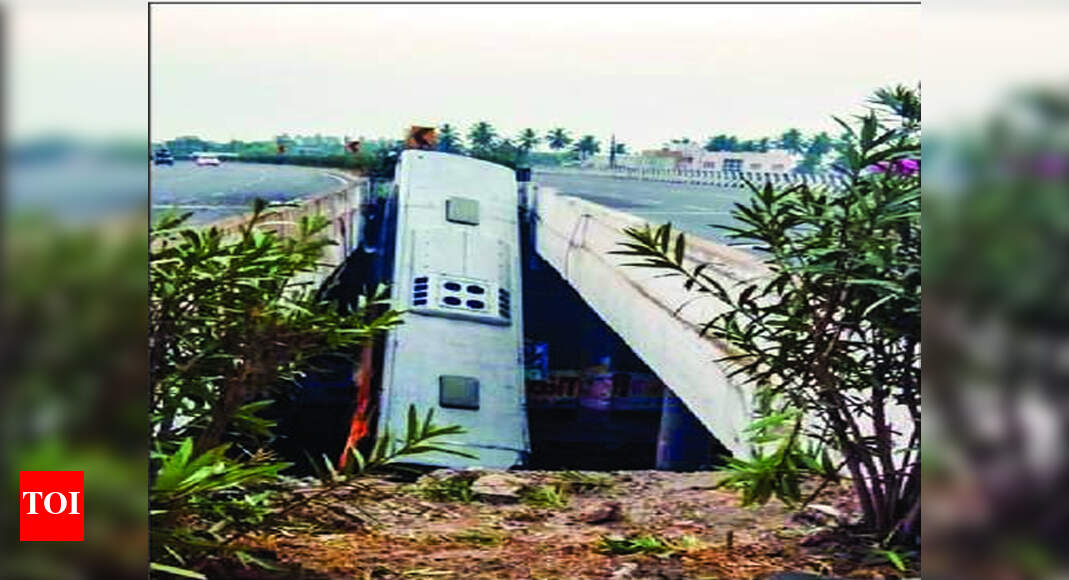 19 injured as Kerala government bus falls off Avinashi over-bridge ...