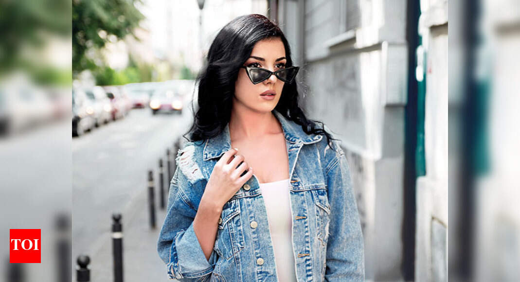 Smart ways to style your denims - Times of India