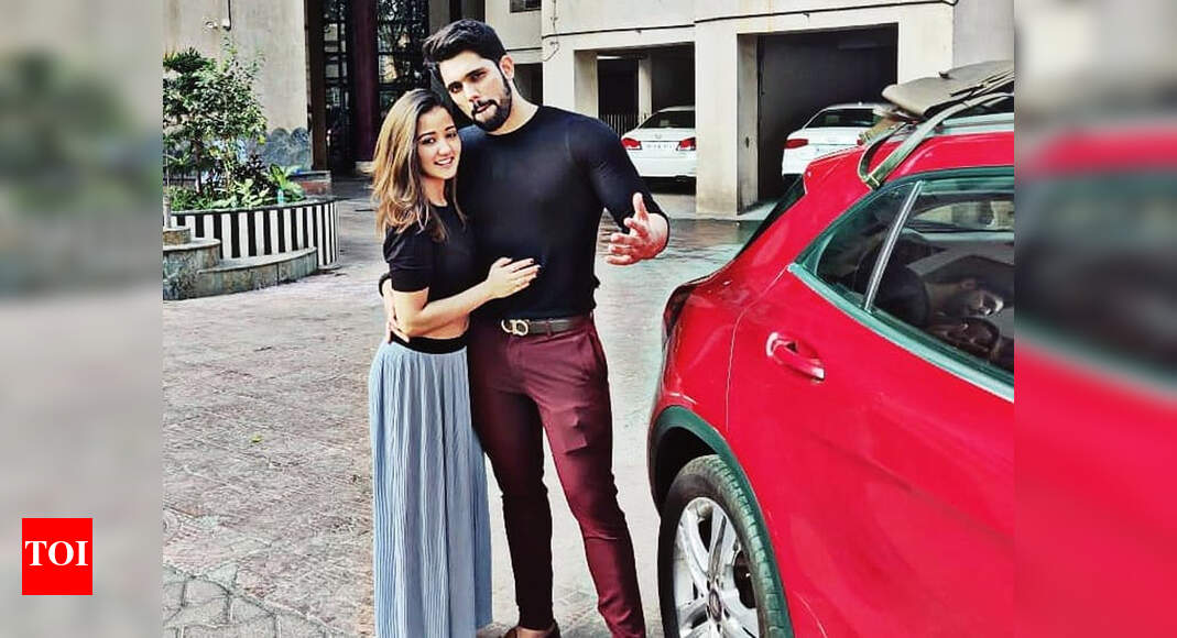 Are Bigg Boss 12 contestants Roshmi Banik and Shivashish Mishra dating ...