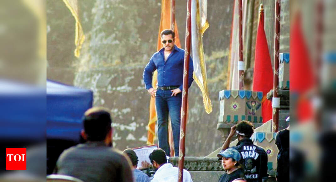 Salman Khan: Salman is back as Chulbul Pandey | Hindi Movie News - The ...