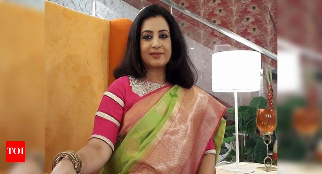 Actress Tanuka Chatterjee turns a year older; celebrates the day with ...