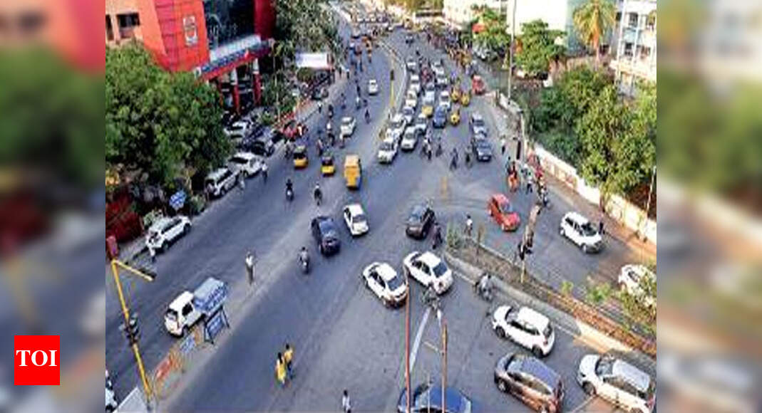 Cenotaph Road junction, opened after seven years, cordoned off again ...