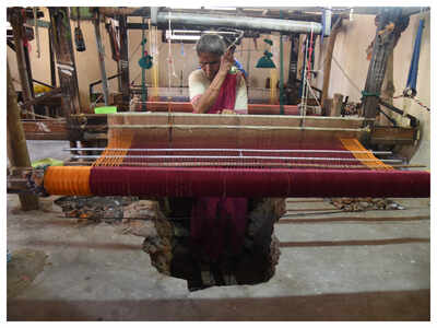 Weaving saris from banana fibres - Times of India