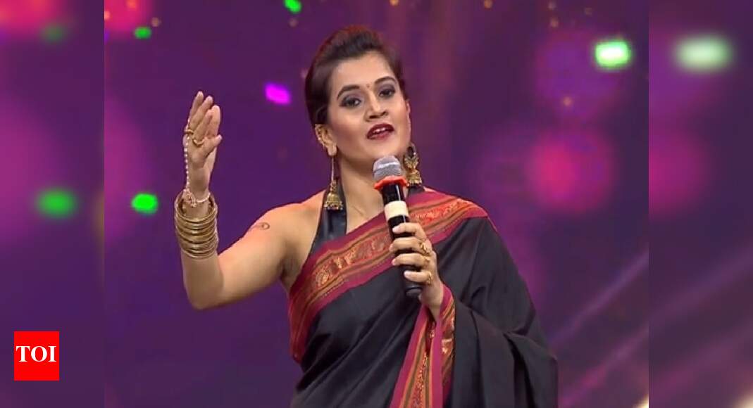 Takadhimitha: Playback singer Chaitra's soulful performance woos ...