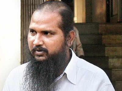 Gangster D K Rao attacked outside court | Mumbai News - Times of India