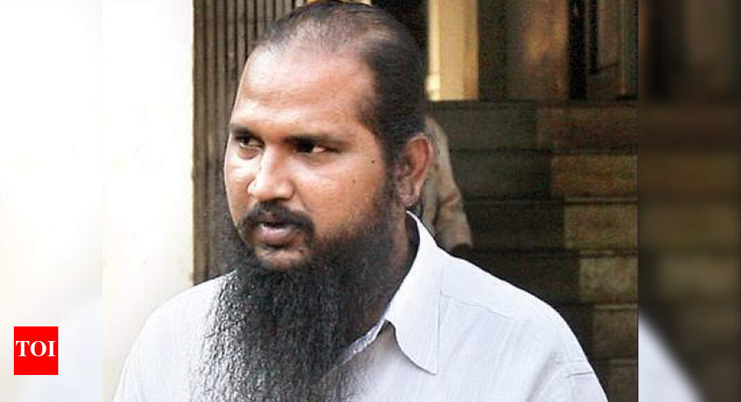 Gangster D K Rao attacked outside court | Mumbai News - The Times of India