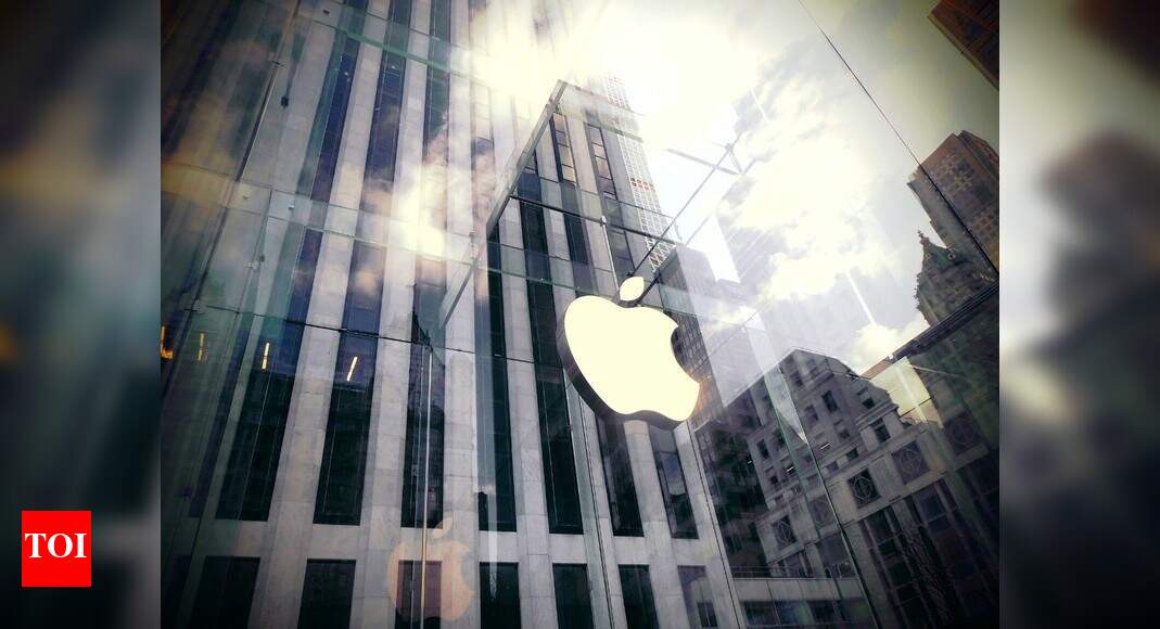 Shahrukh Khan Airpods: Here's what Shahrukh Khan has to say about Apple ...