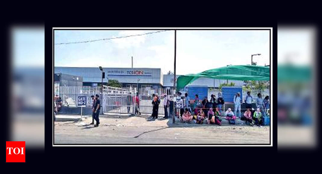 Students seethe over poor facilities at JEE exam centre | Pune News ...