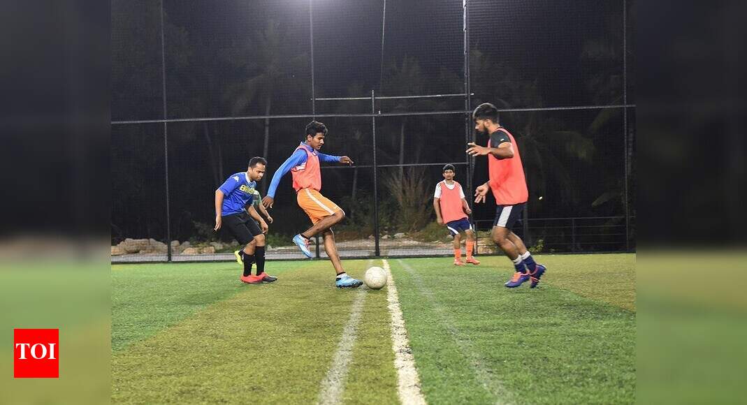 Kerala Football Players: Football at midnight: The new sports craze of ...