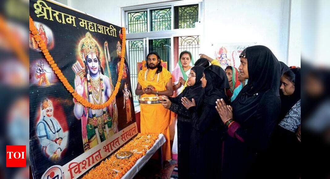 Muslim women perform ‘Ram aarti’ on Navami in Premchand’s village ...