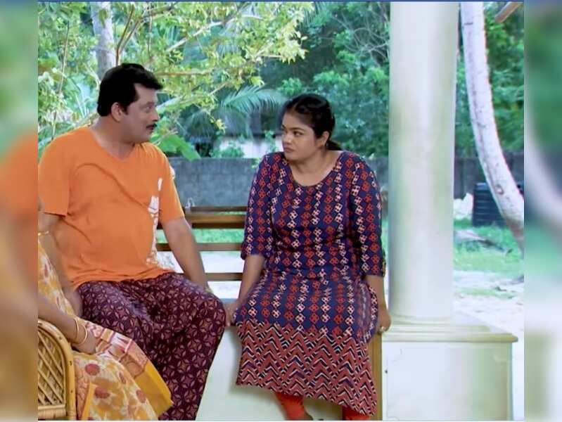 Thatteem Mutteem: Sahadevan gets duped by con man and brother Sahadevan ...