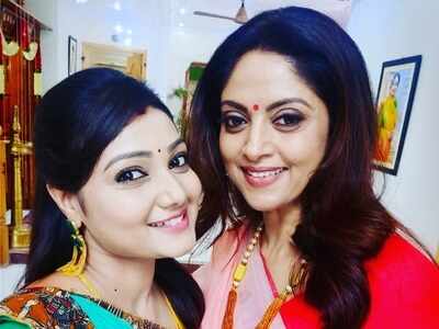 Cast and crew of TV serial Roja rejoice as it completes 300 episodes ...