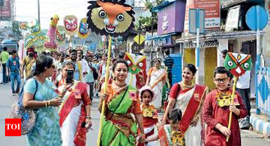 Kolkatans ring in Naba Barsha with friends, family and food | Kolkata ...