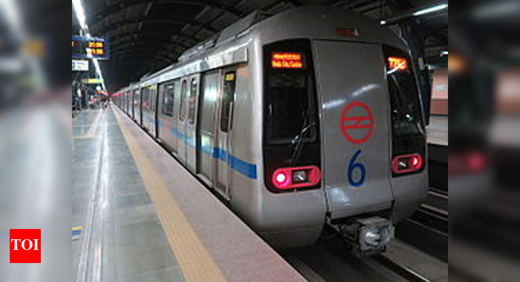 With saree stuck in metro train door, woman gets dragged on platform ...