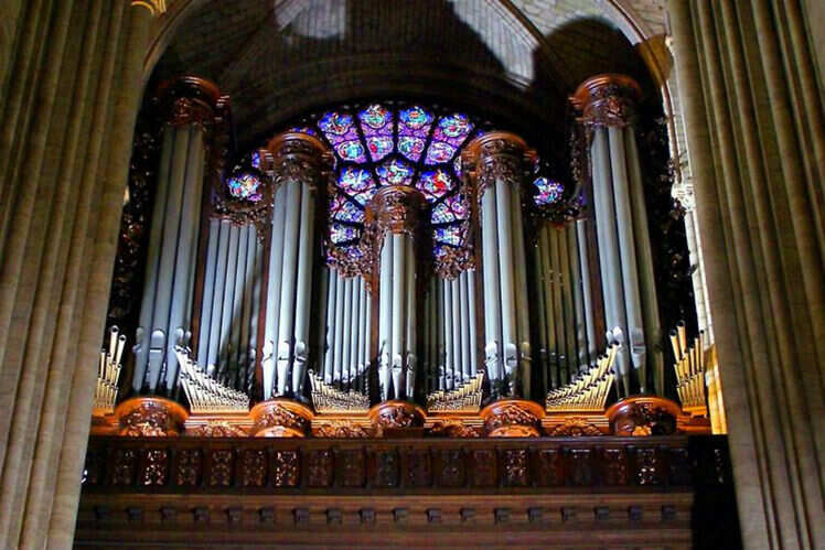 8 great treasures of Notre Dame, including the ‘Crown of Thorn’ worn by ...