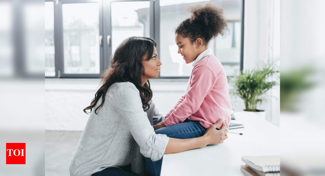 16 manners your children must know! - Times of India