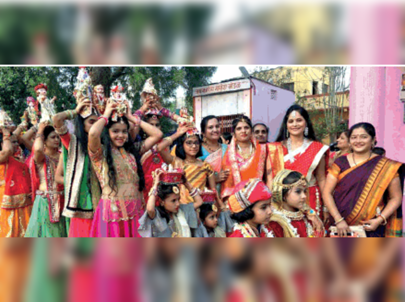 Gangaur festival celebrated amidst ghumar dance and Rajasthani folk ...