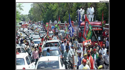 Traffic nightmare continues with yet another road show | Lucknow News ...