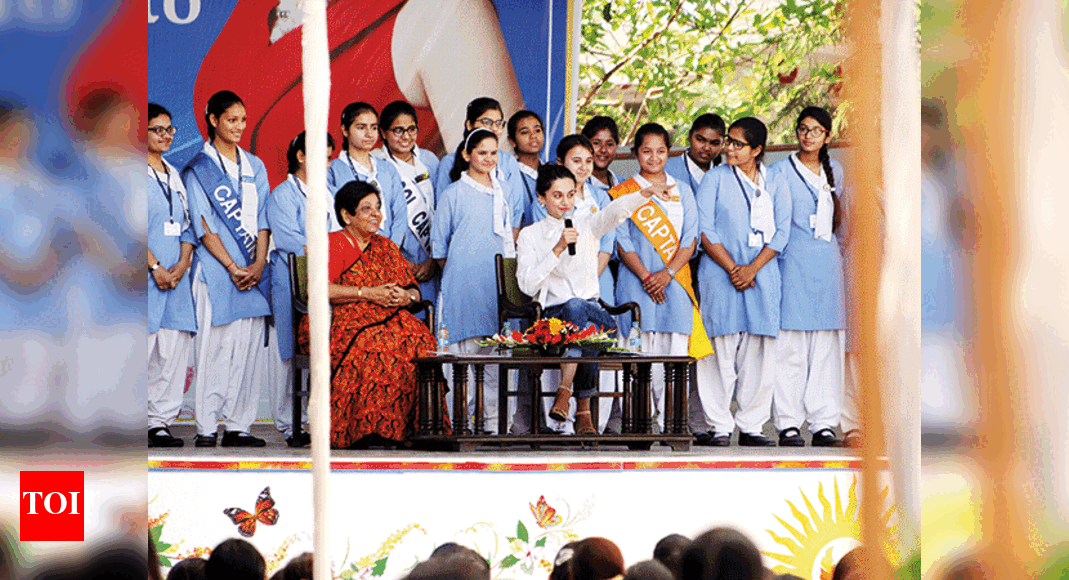 Tapsee Pannu goes back to school while shooting in Meerut | Meerut News ...
