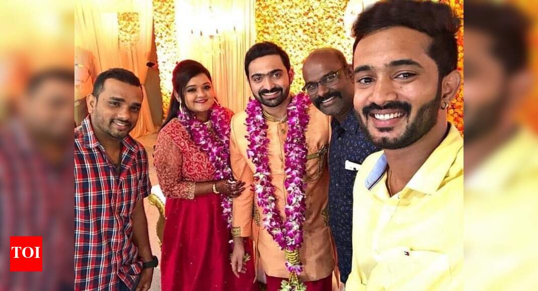 Vani Rani fame TV actor Maanas Chavali happily ties the knot with ...