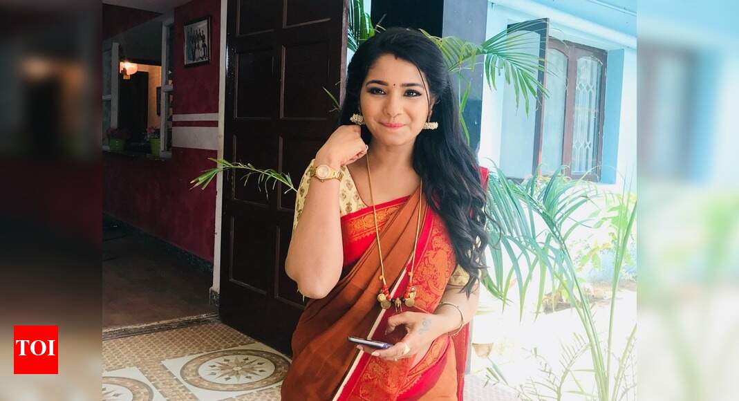 Sharanya Turadi Sundaraj: Nenjam Marappathillai fame Sharanya Turadi ...