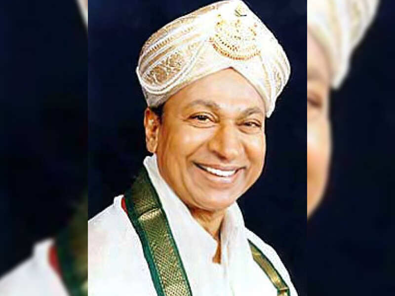 Sandalwood stars fondly remember Dr Rajkumar on his birth anniversary ...