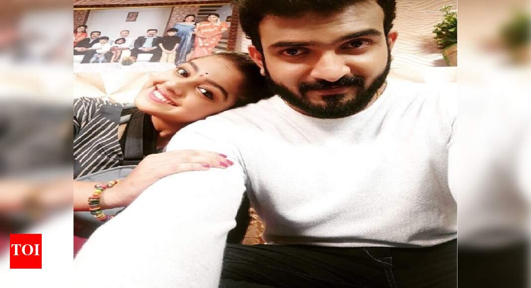 Nammane Yuvarani Actor Raghu bonds with his on-screen sister Ankita ...